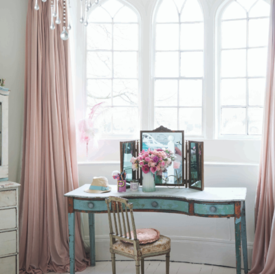 See Inside Pearl Lowe's Eleven-Bedroom Georgian Home - The Gloss Magazine