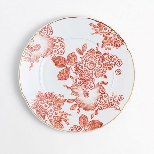 How to Use Pretty Plates for Decoration - The Gloss Magazine