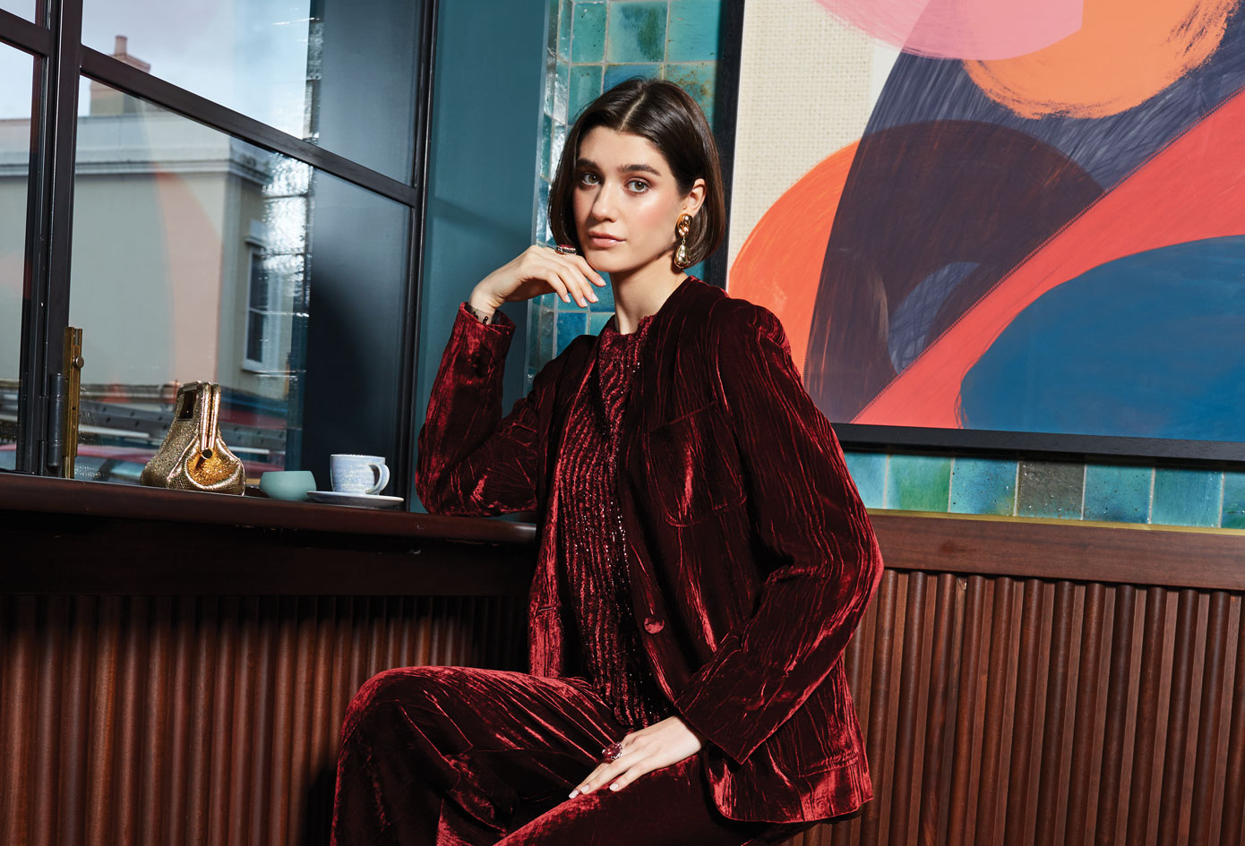 Shoot-Red-Holder - The Gloss Magazine