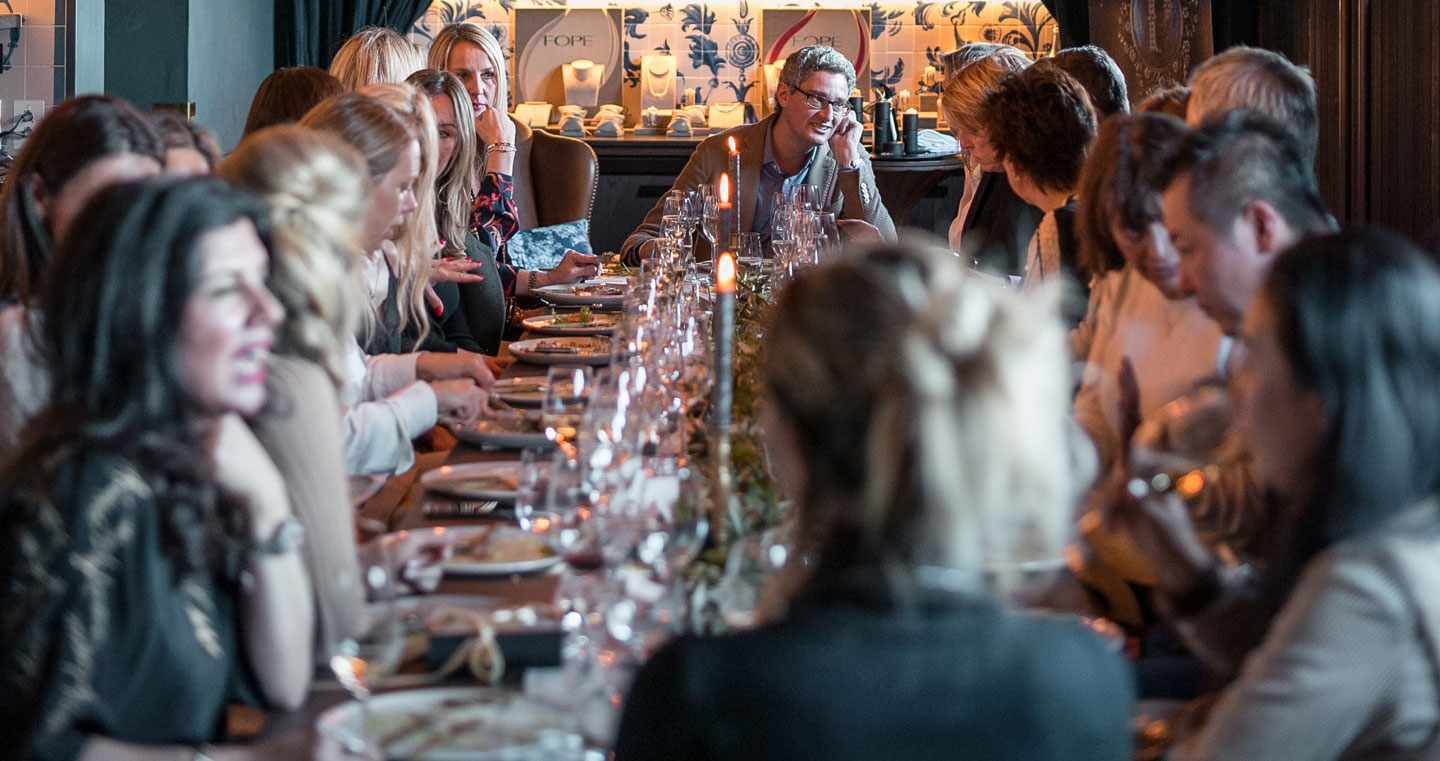how-to-behave-at-a-dinner-party - The Gloss Magazine