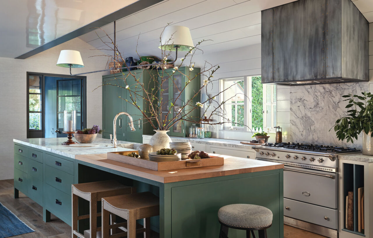 See Inside A Chic Seaside Cottage In California - The Gloss Magazine