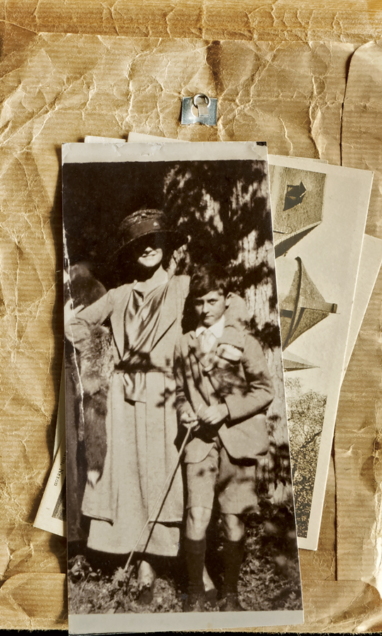 p.31-&-35-©-Private-collection-Photo-Francis-Hammond,-from-Chanel-Her ...